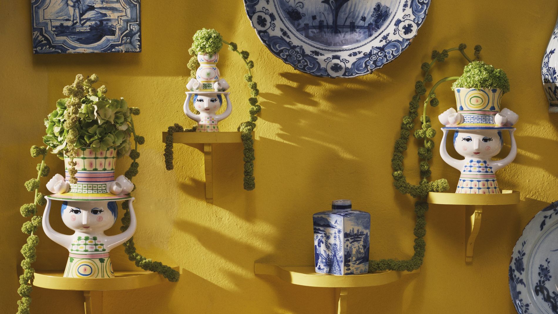 Vase trends for 2026: stylish home accessories for every interior